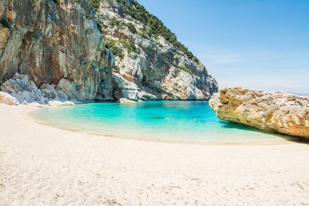 Die 10 schönsten Strände auf Sardinien (inkl. Bilder) 2025 - reiseuhu.de