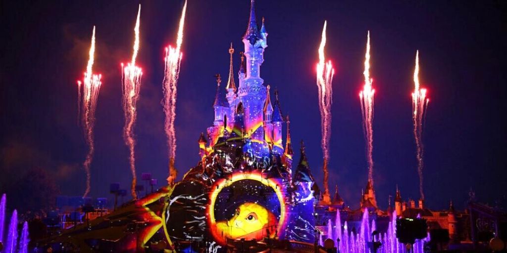 Disneyland In Paris Mit Disney s Magical Fireworks Bonfire disneyland-in-paris-mit-disney-s-magical-fireworks-bonfire